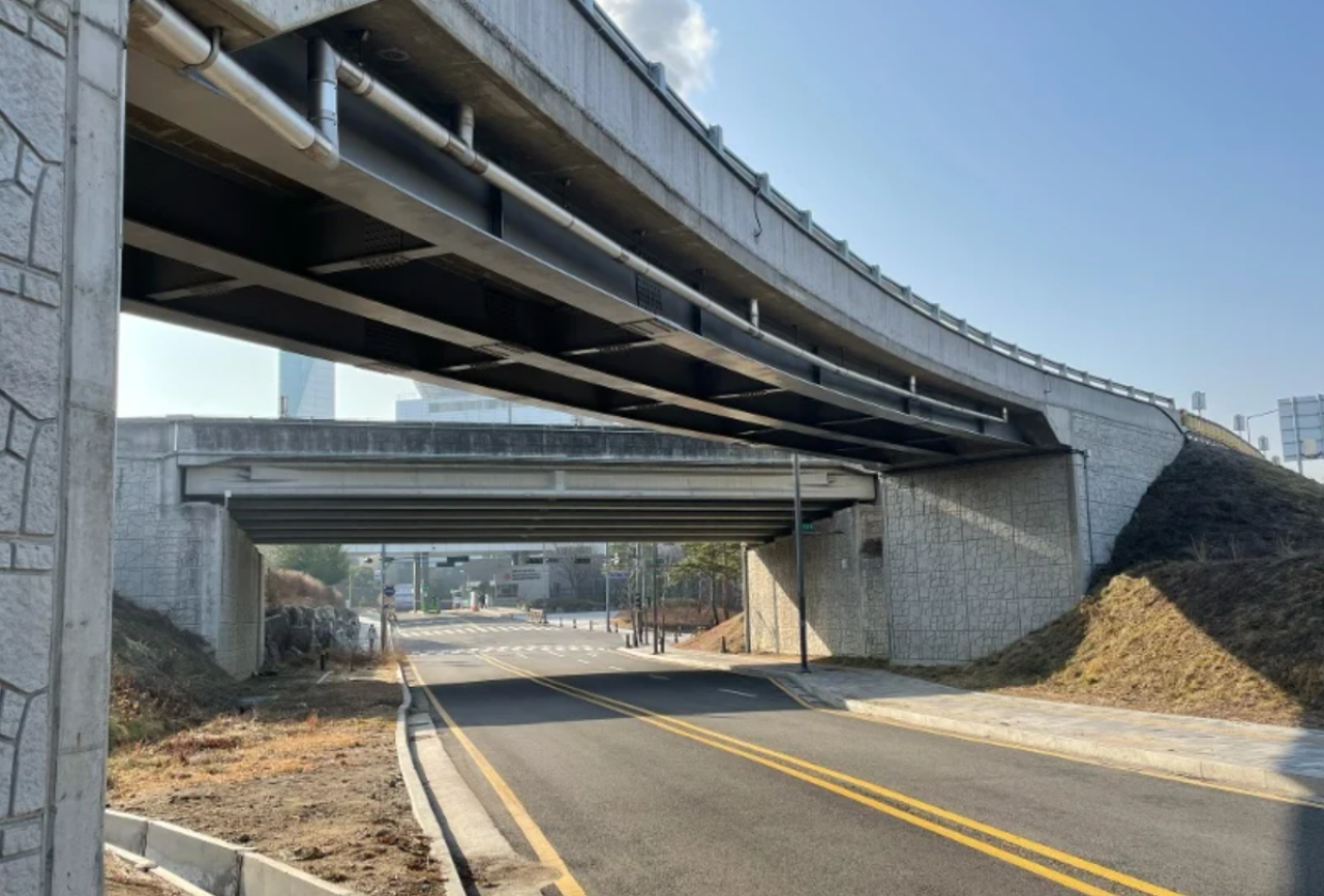 Composite Steel Integral Bridge Analysis and Design